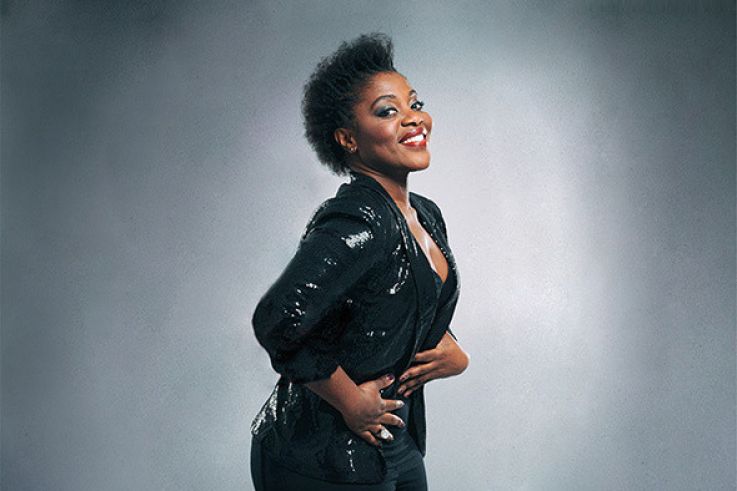 Claudia Tagbo au théâtre Mogador pour la dernière de Lucky ...