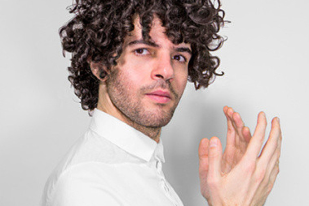 Simon Ghraichy, l'incontournable pianiste au théâtre des Champs-Élysées ...