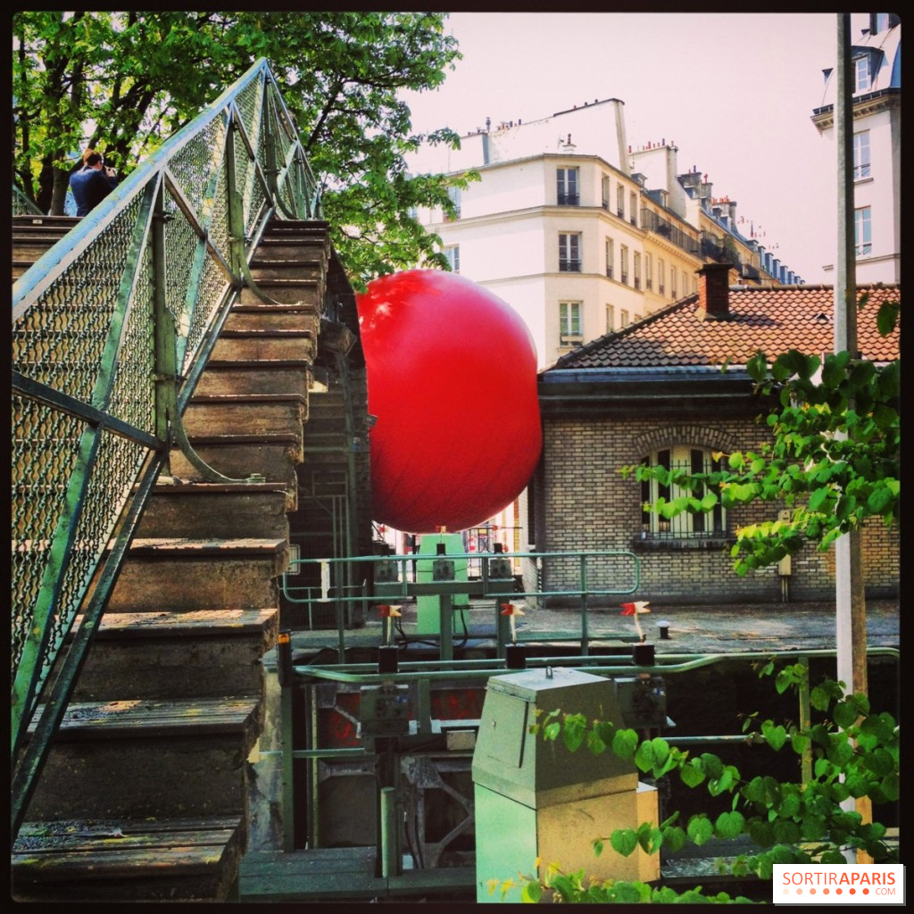 Le RedBall Project de Kurt Perschke débarque à Paris - Sortiraparis.com