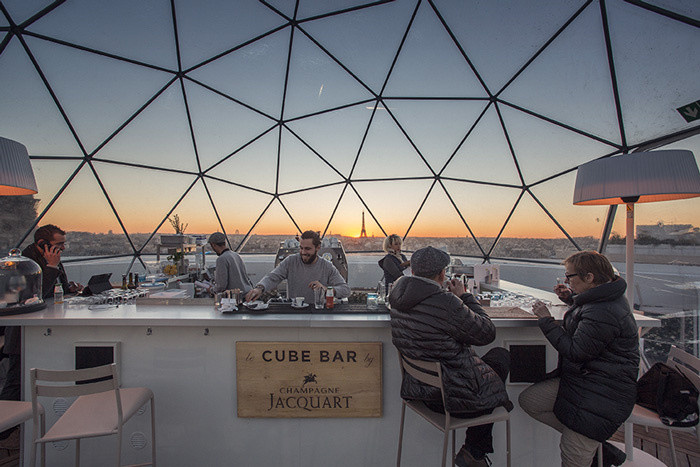 Ice Cube Bar : le bar hivernal de la terrasse des Galeries Lafayette ...
