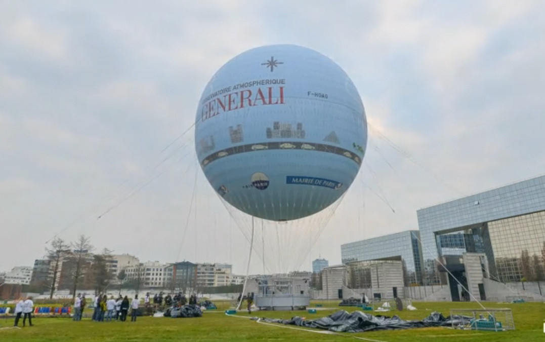 Nouveau ballon Générali au parc André Citröen, inauguration avec ...