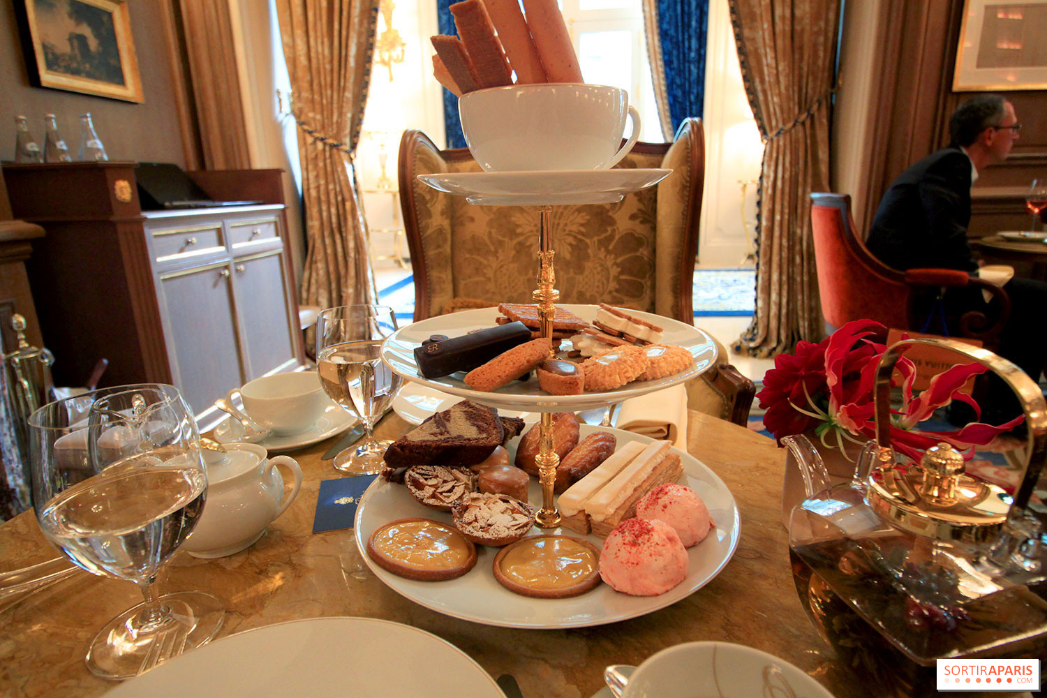 Le tea time du Ritz Paris : un thé autour des biscuits de François ...