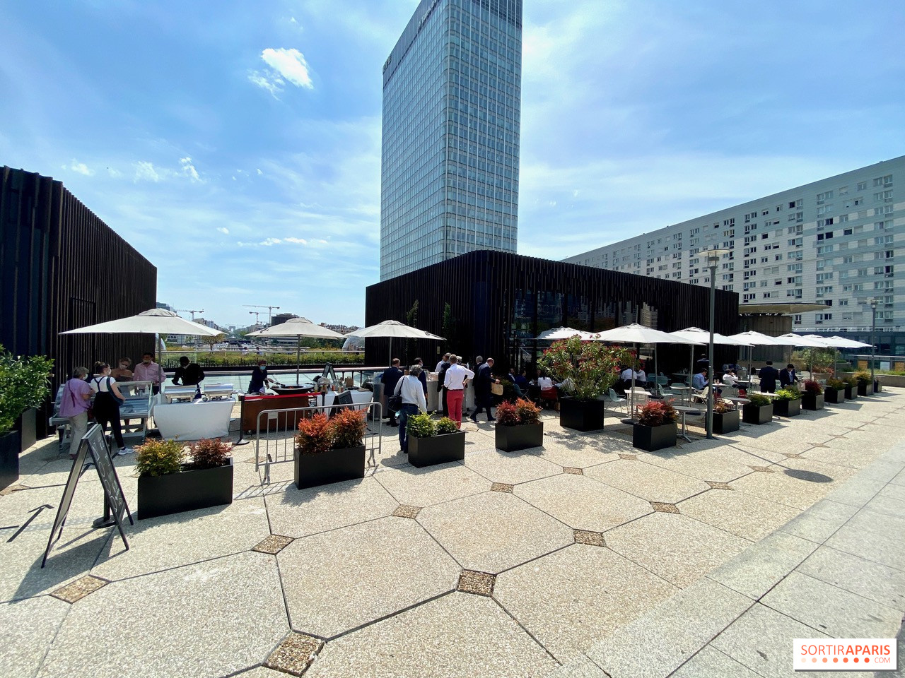 Réouverture de l'Octopus, la brasserie moderne de La Défense ...