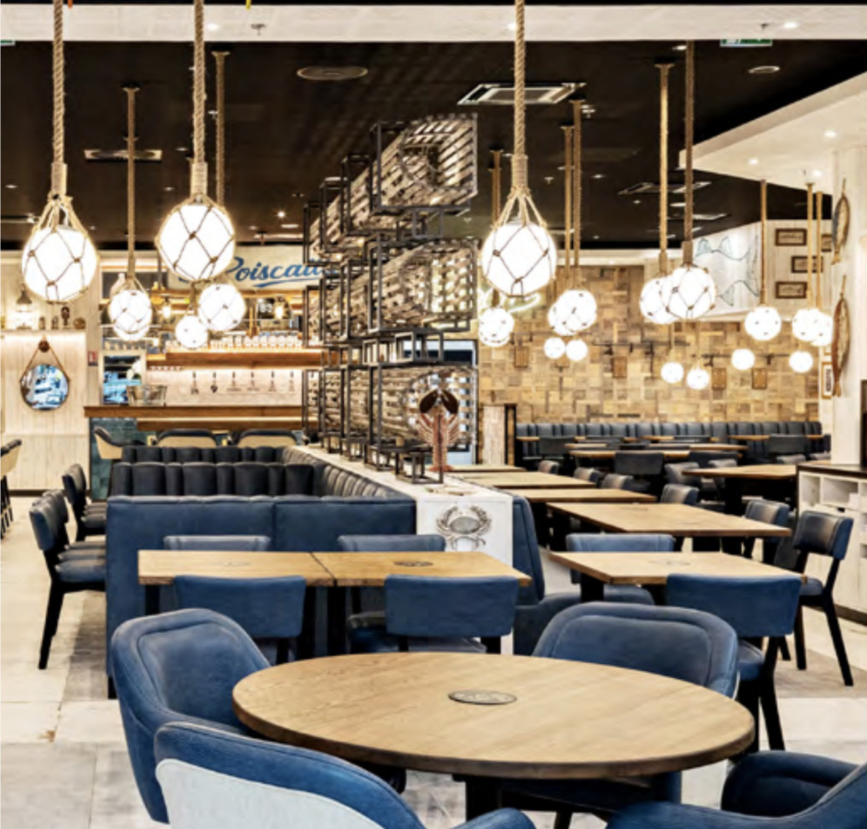 Le restaurant Léon ouvre à Aéroville et dévoile son nouveau concept ...