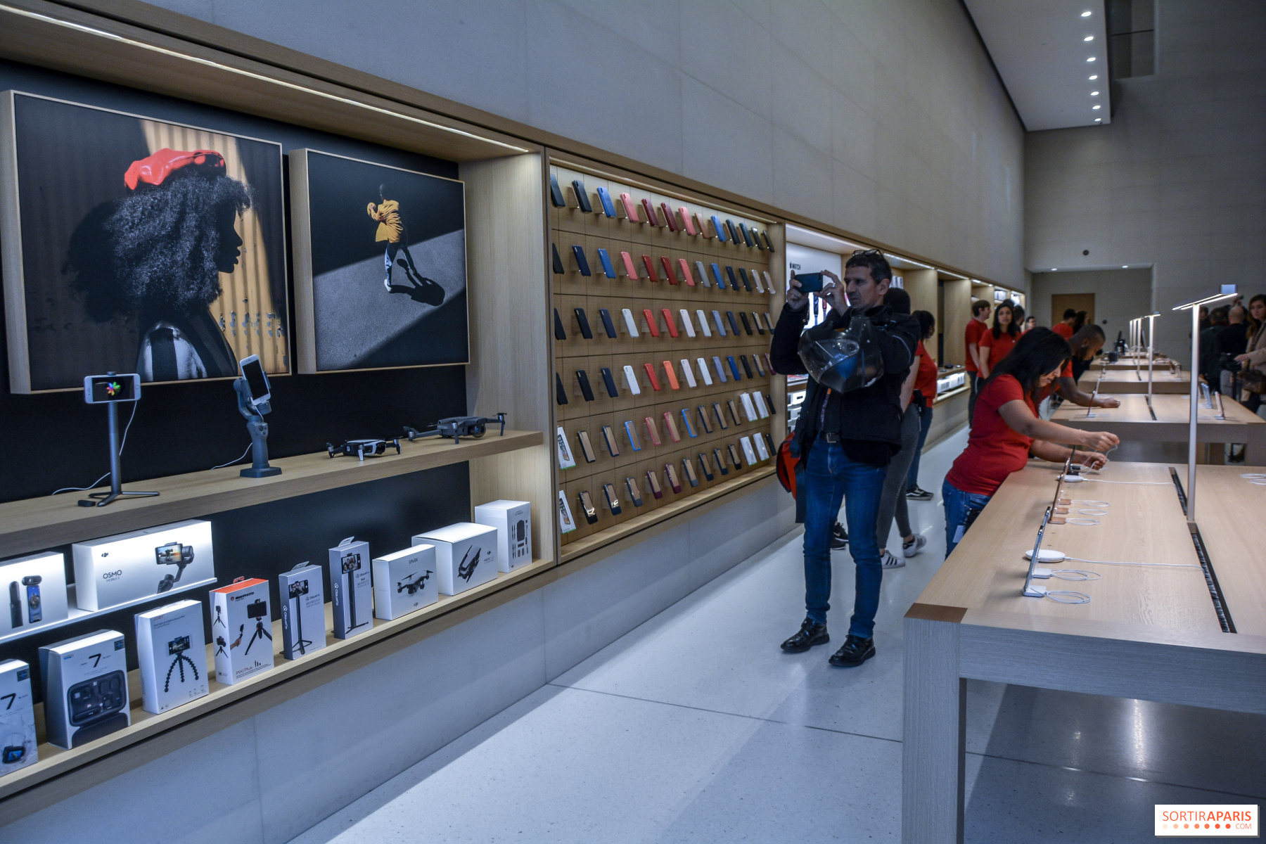 Un Apple Store géant débarque sur les Champs-Élysées à Paris ...