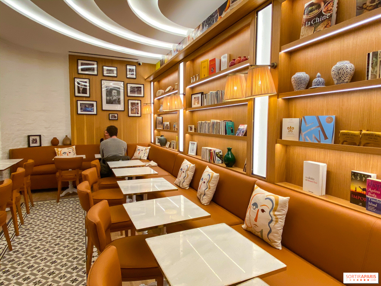 Mado à Paris : le salon de thé où les madeleines sont reines ...